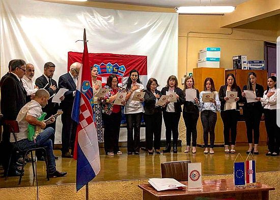 Paragvajski Hrvati dobili putovnice – HRVATSKA MATICA ISELJENIKA – HMI